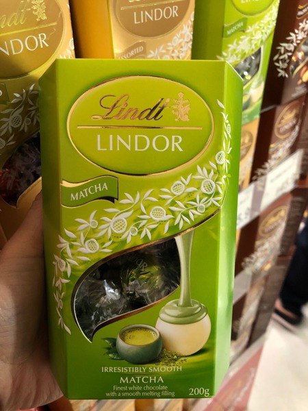 Lindt Lindor White Chocolate With A Smooth Melting Green Tea Matcha ...