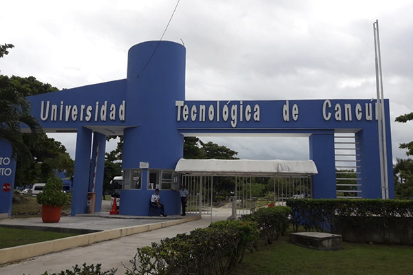 Primer examen de admisión de la UT Cancún fue todo un éxito
