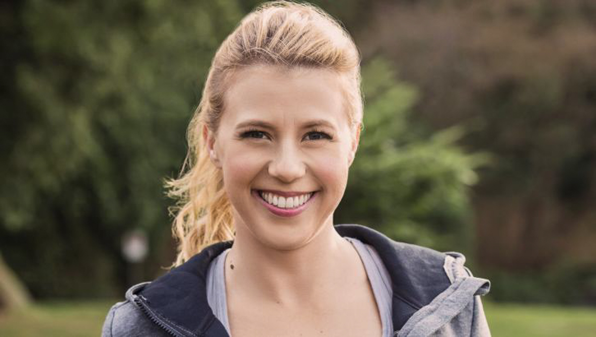 Hallmark Channel News: Countdown to Christmas -‘Merry & Bright’ With ...