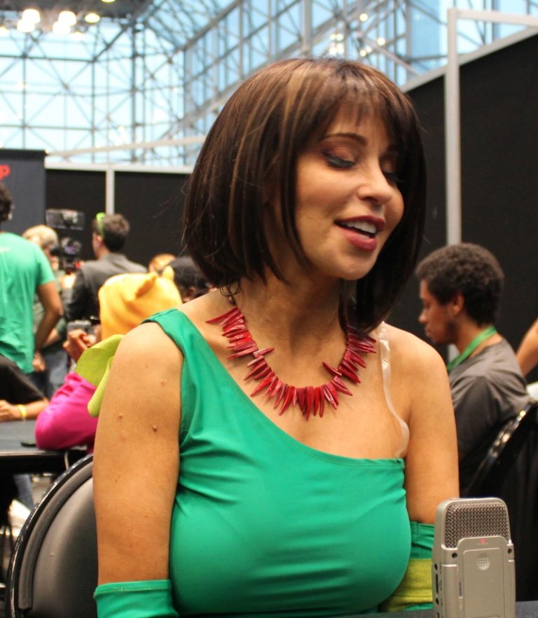 NYCC 17: Interviews With Tara Strong, Bruce Timm, And Kevin Conroy ...