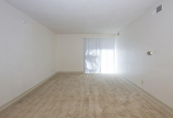 Devonshire Square Apartments - Colorado Springs, CO - Apartments Apartments