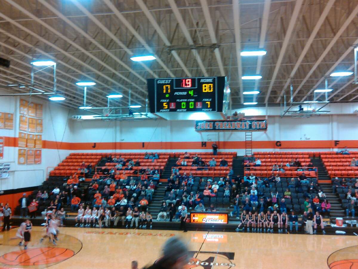 The Elizabethton Fighting Cyclones defeat the Claiborne Bulldogs 82 to ...
