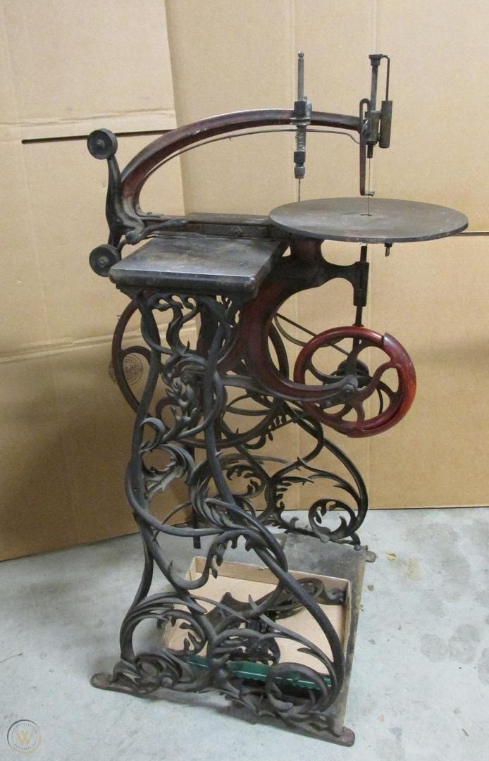1872 treadle scroll saw - photo - HomemadeTools.net