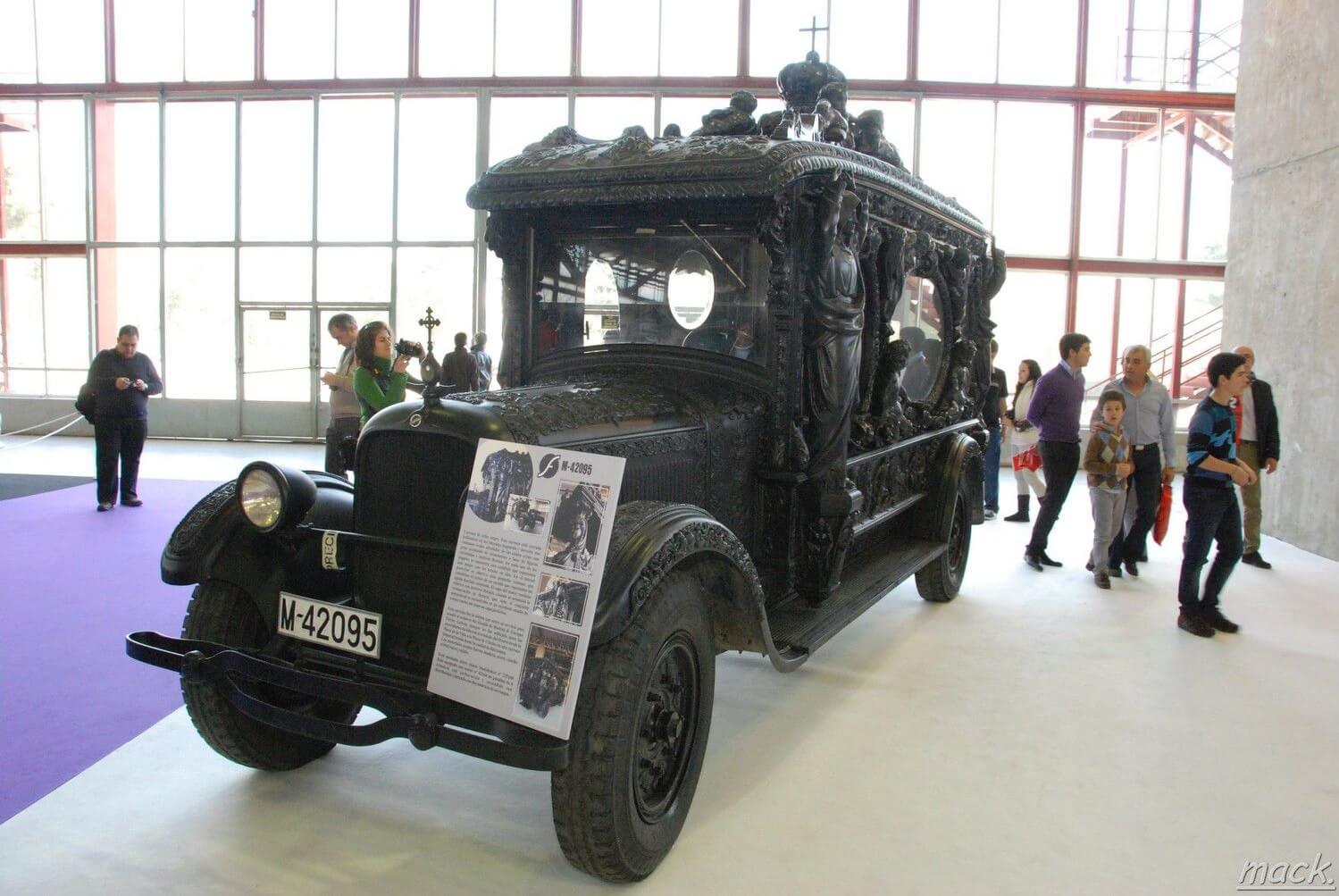 1920s hand-carved hearse - photos - HomemadeTools.net