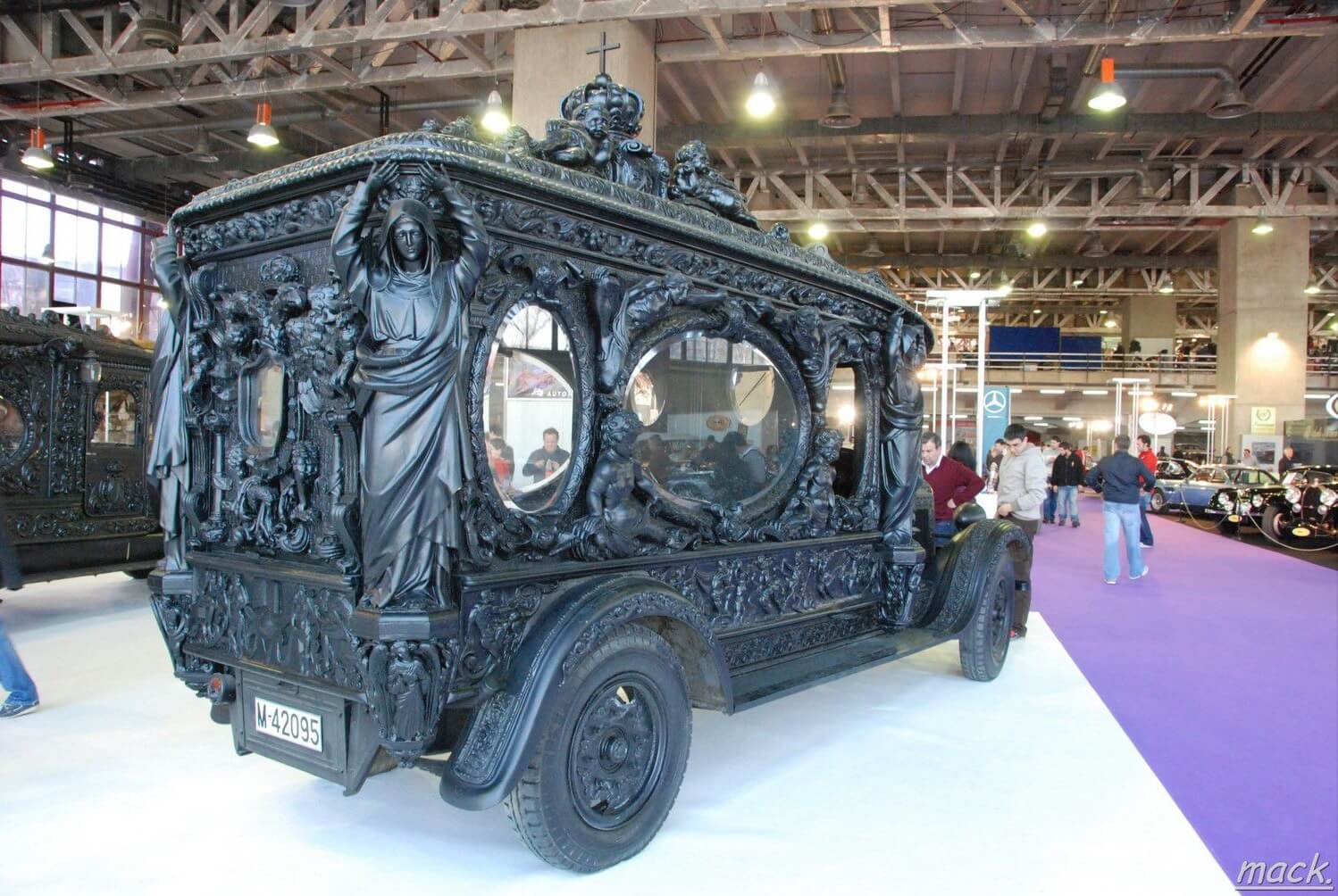 1920s hand-carved hearse - photos - HomemadeTools.net