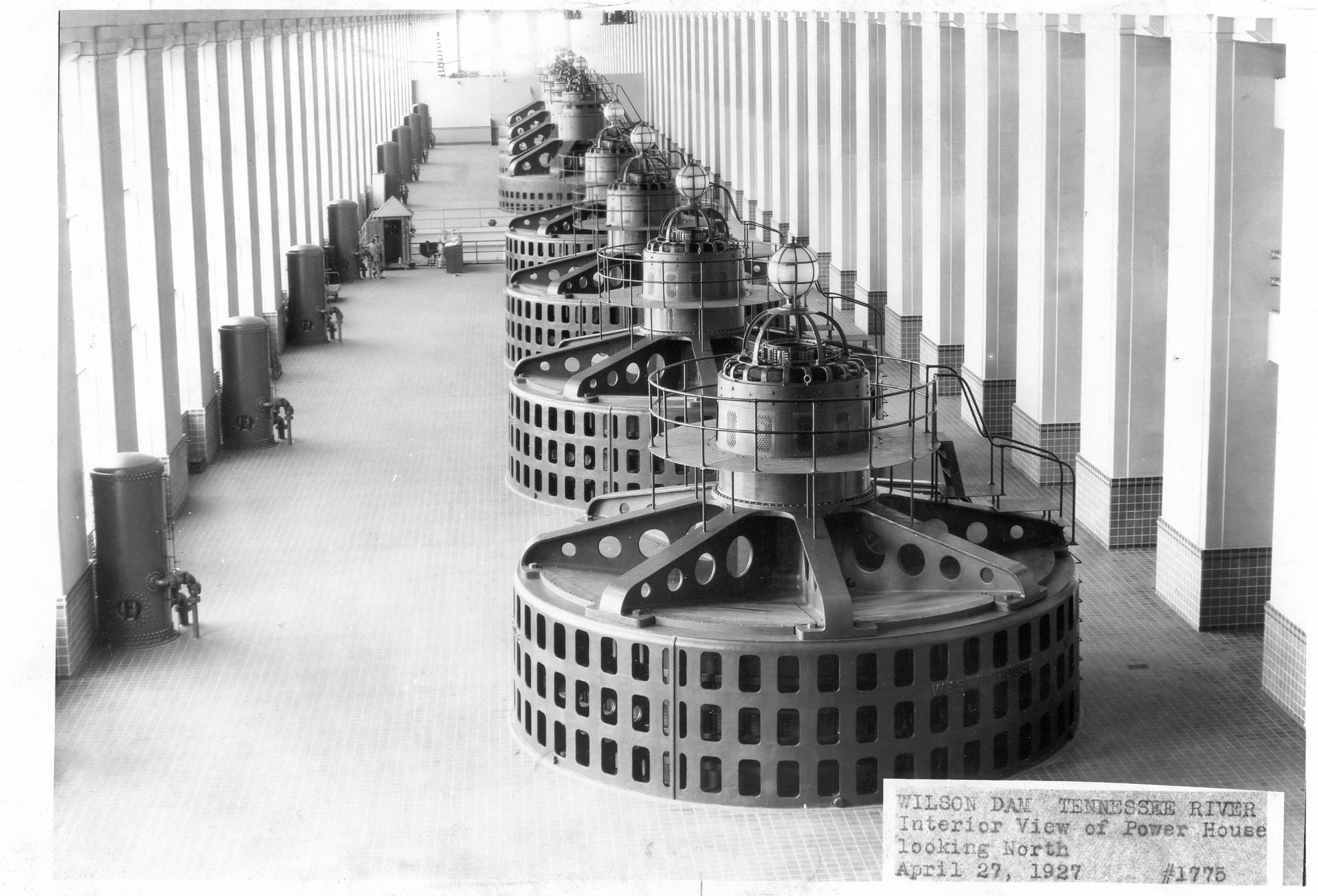Hydroelectric turbines from the 1920s - photo - HomemadeTools.net