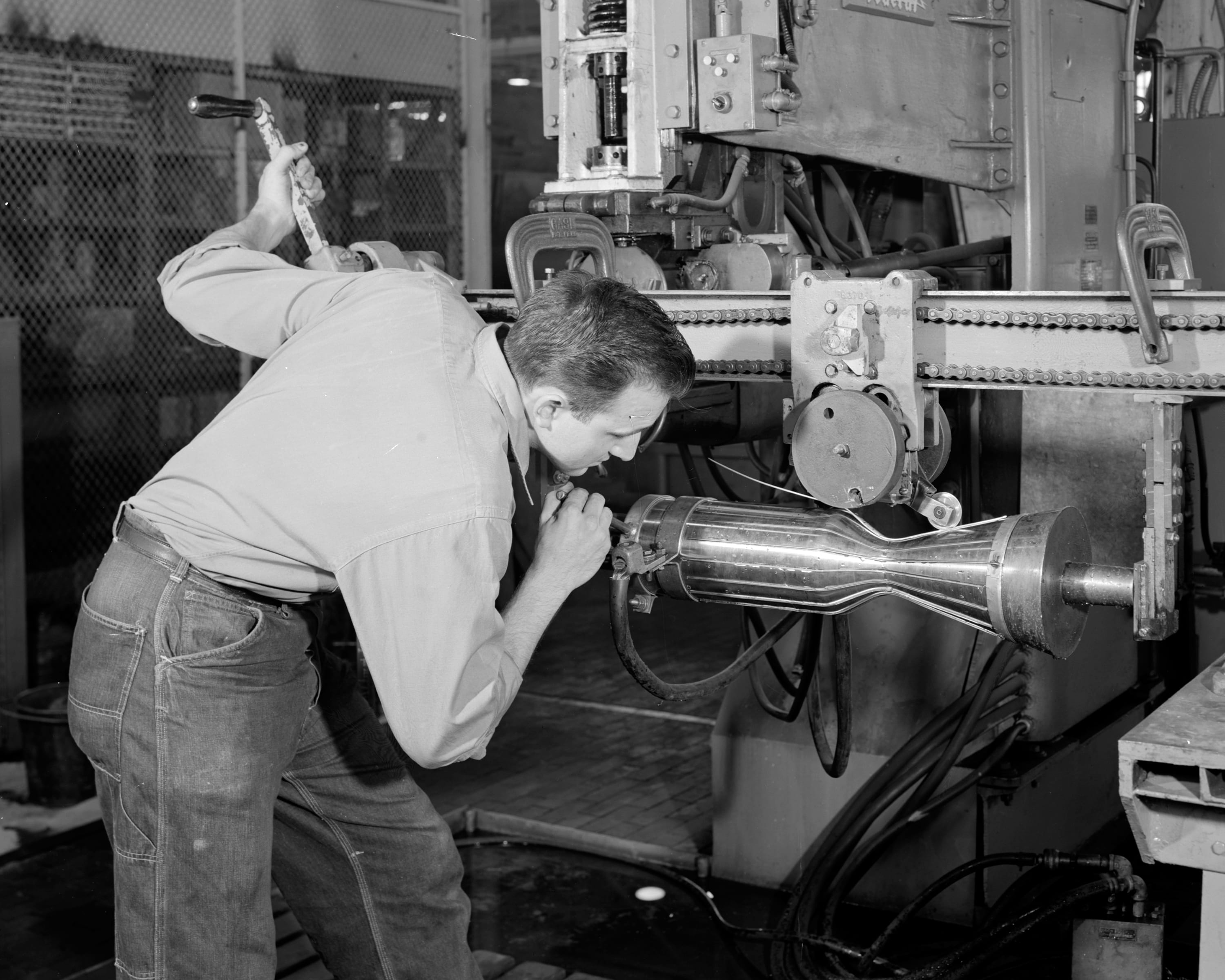 NASA thrust rocket chamber fabrication - photo