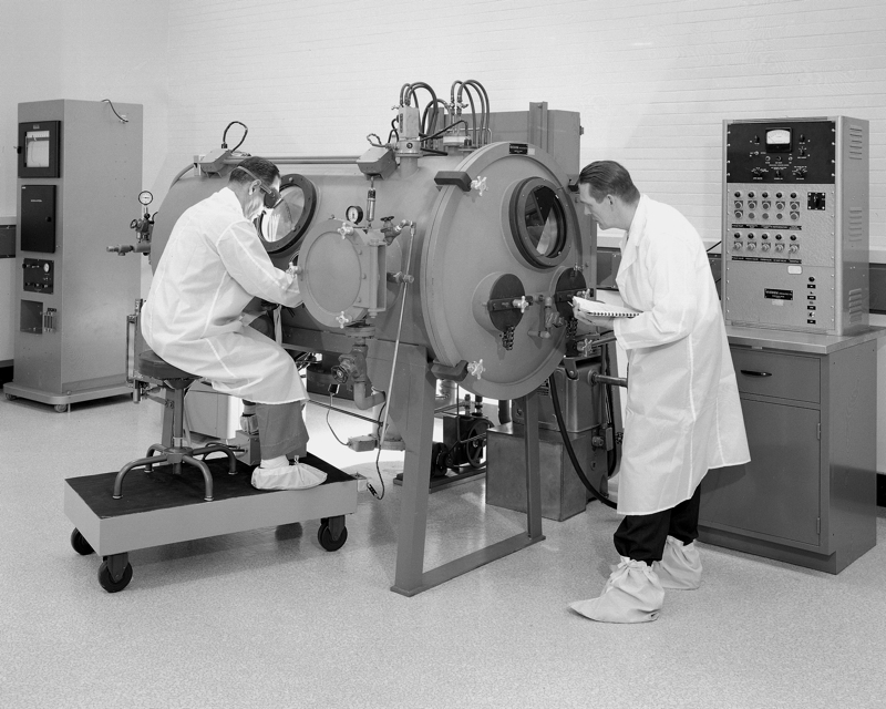 1963 NASA clean room tig welder - photo - HomemadeTools.net