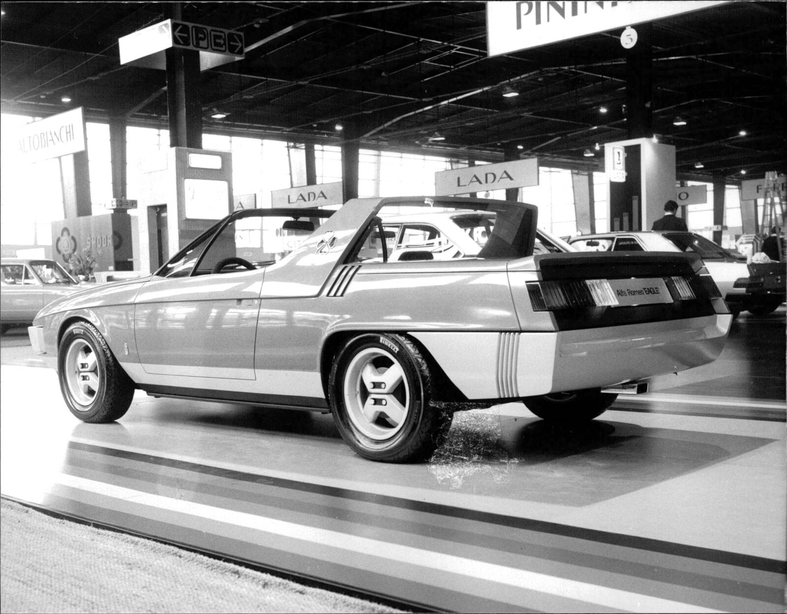 1975 Alfa Romeo Eagle concept car - photos - HomemadeTools.net