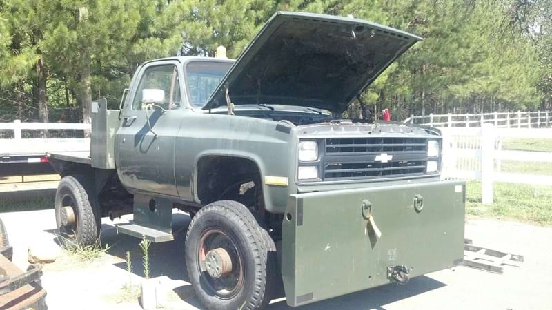 1981 Chevrolet military aircraft tug - photo - HomemadeTools.net