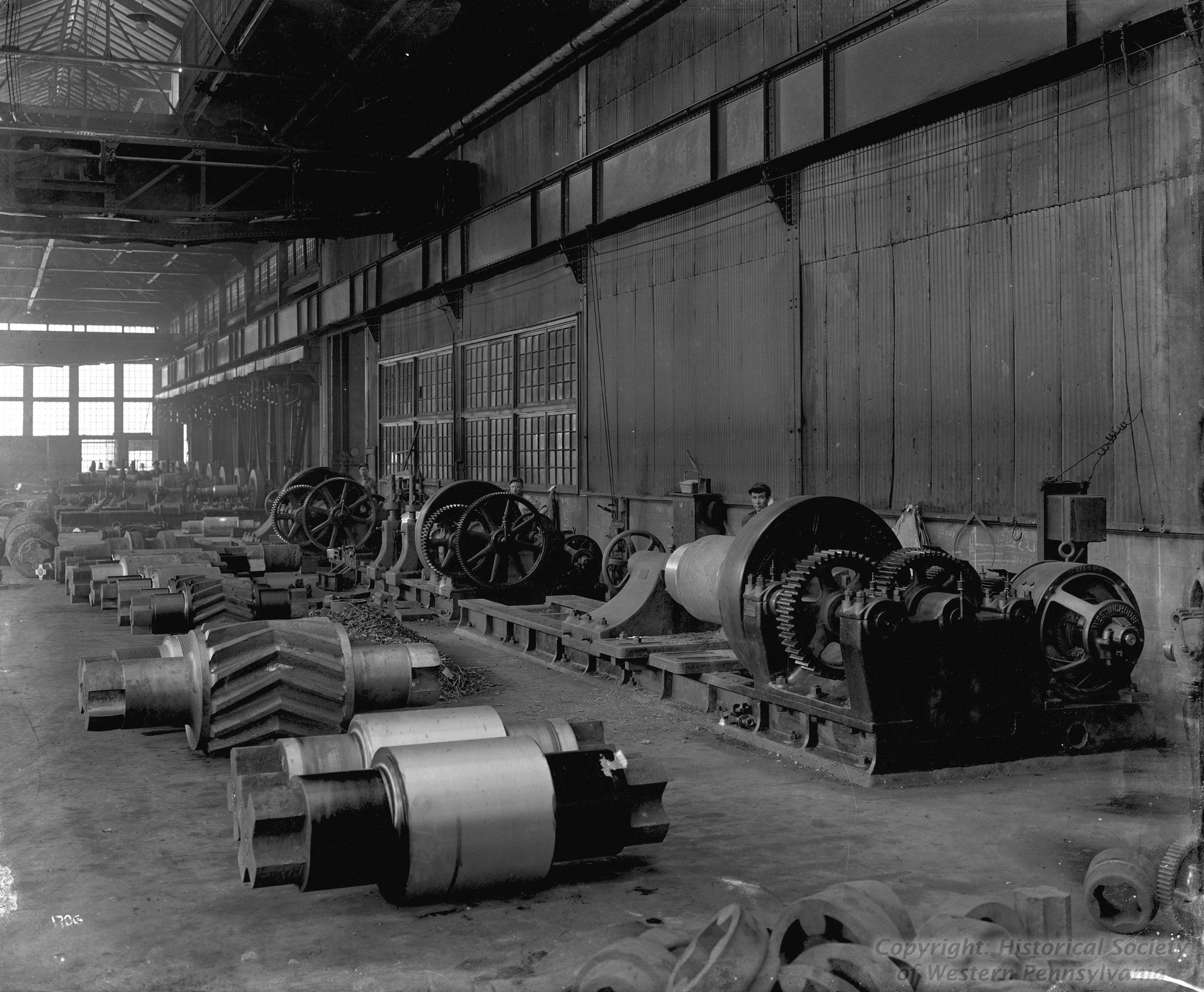 High-quality black-and-white photographs of large old machines and ...