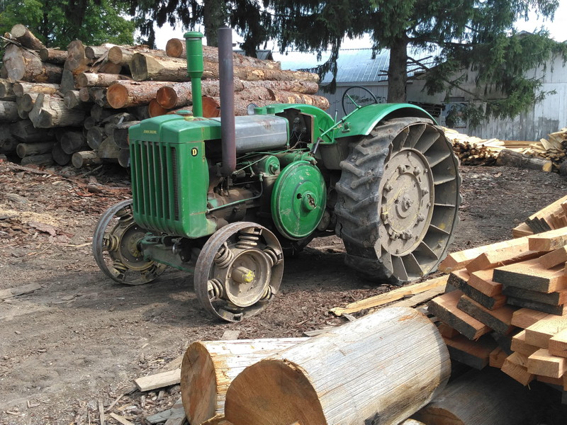 Amish John Deere tractor - photo - HomemadeTools.net