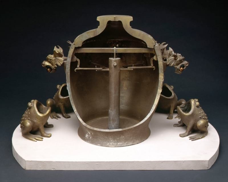 Ancient Chinese seismoscope - photos - HomemadeTools.net