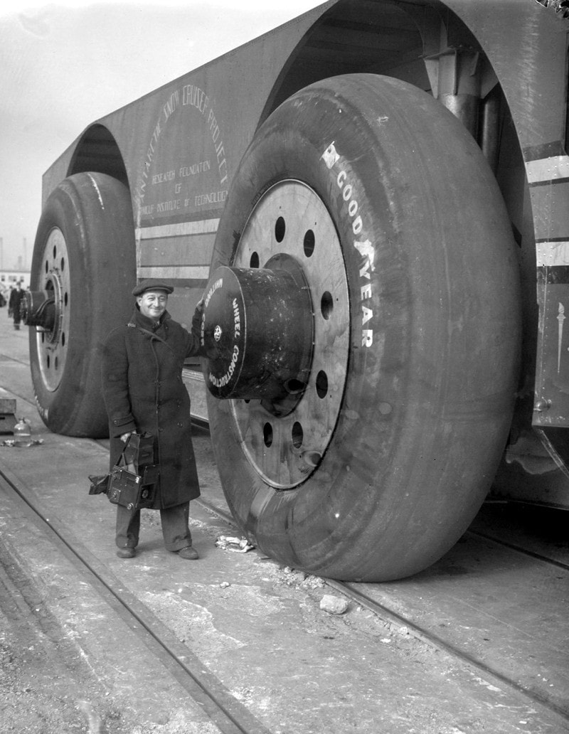 1939 Antarctic snow cruiser - photos - HomemadeTools.net