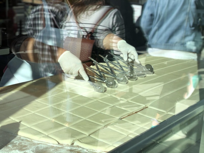 Beignet dough cutting tools - photo and video - HomemadeTools.net