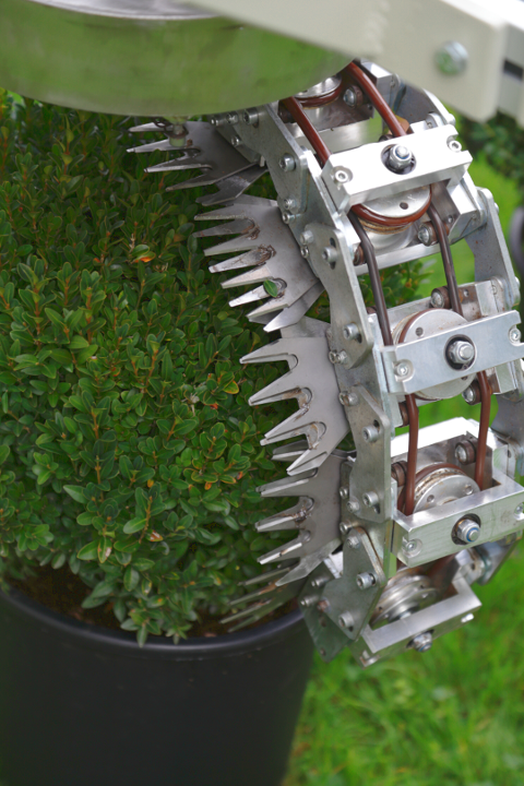 Bush trimming machine GIF - HomemadeTools.net