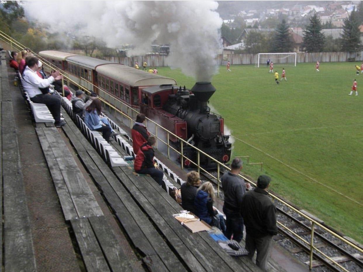 Railway that intersects soccer field - photo - HomemadeTools.net