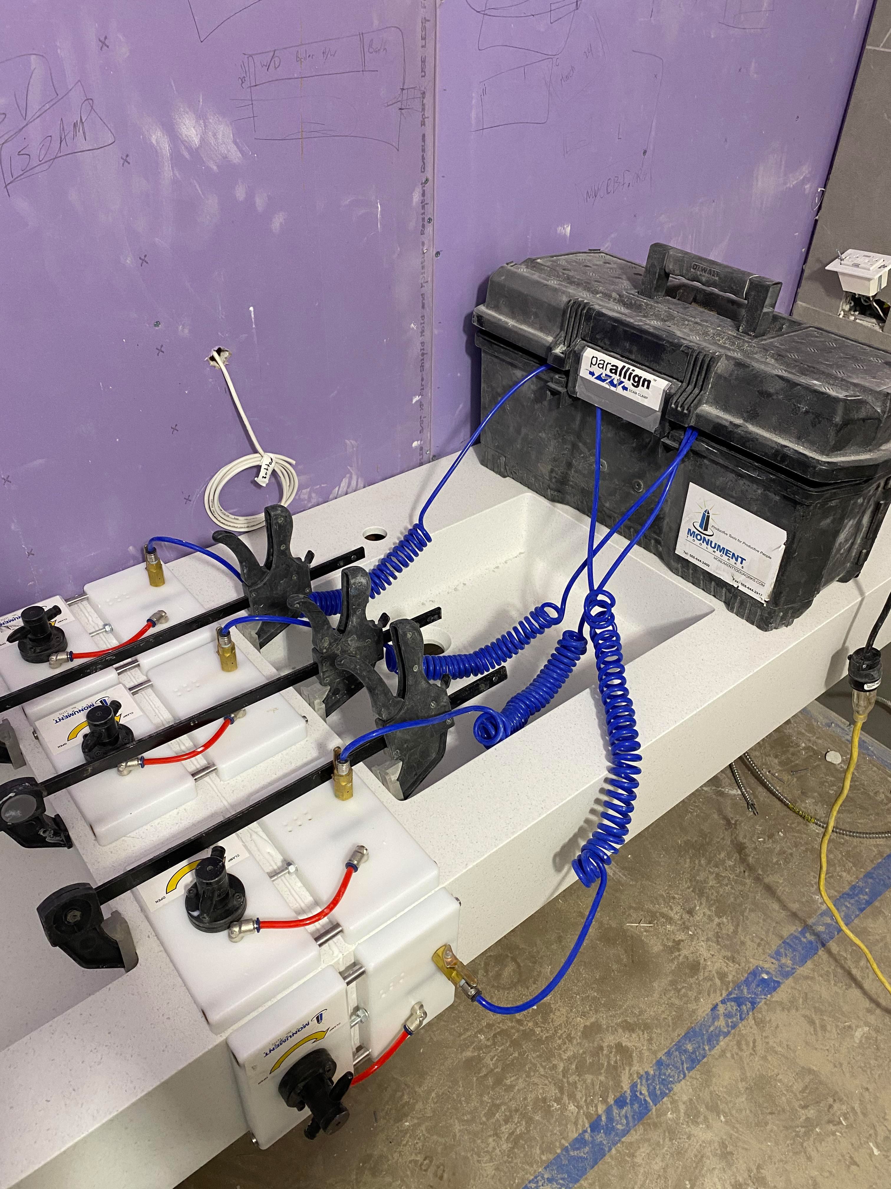 Countertop leveling clamps - photo - HomemadeTools.net