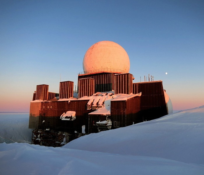 Arctic convoy to the DEW Line with giant Mack trucks - HomemadeTools.net