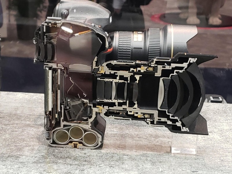 DSLR camera cut in half - photo - HomemadeTools.net
