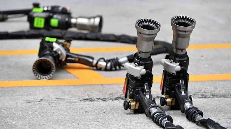 Formula One wheel guns - photo - HomemadeTools.net