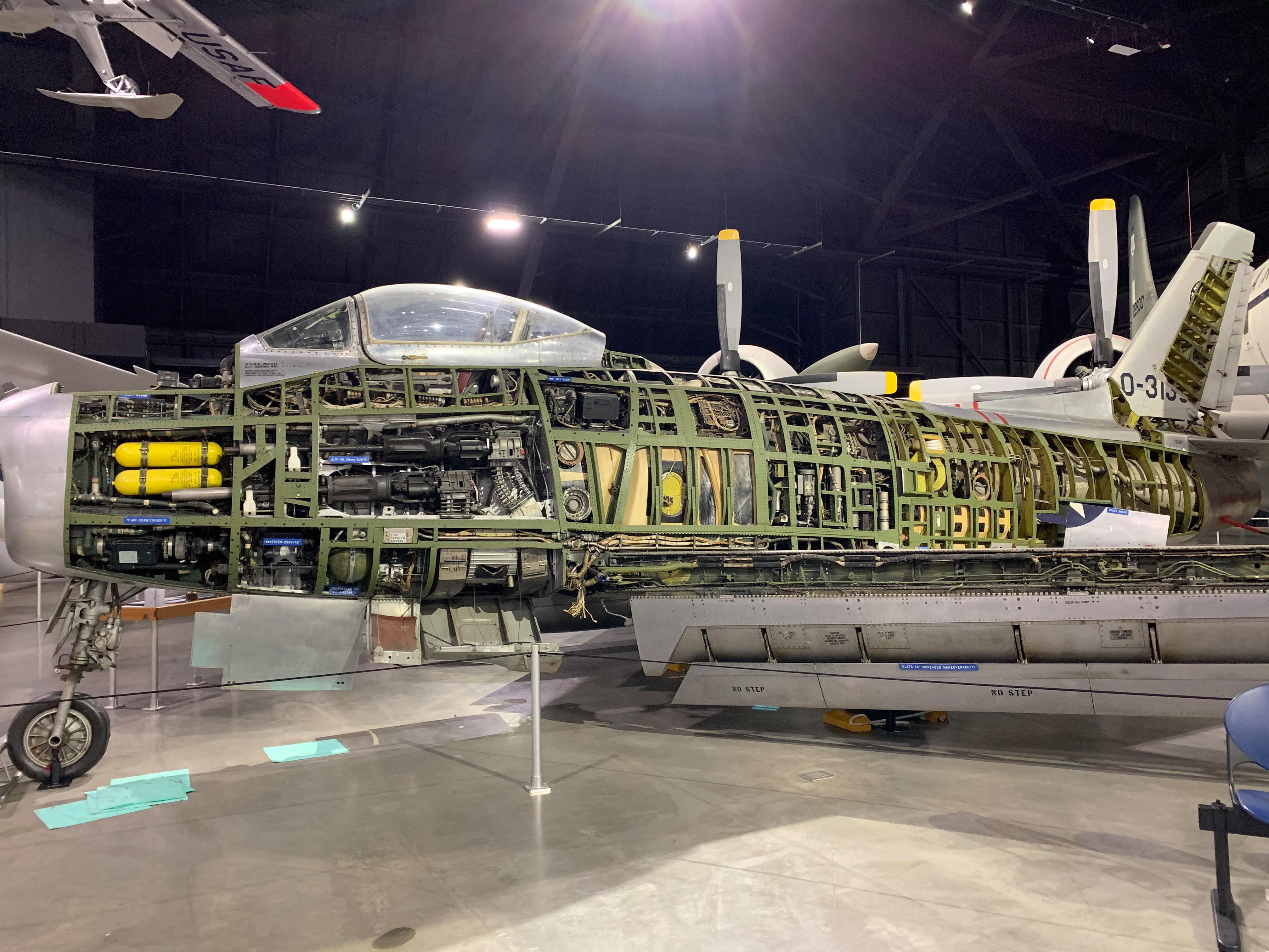 F-86H Sabre fighter cutaway - photo - HomemadeTools.net