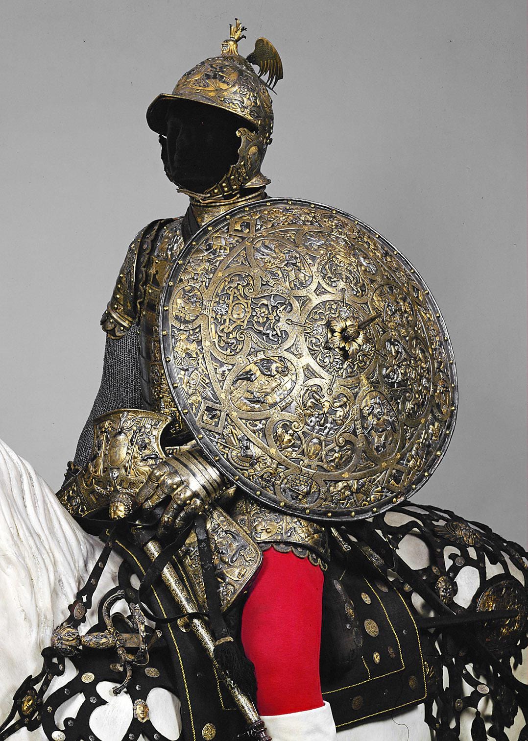 16th century ornate armor - photo - HomemadeTools.net