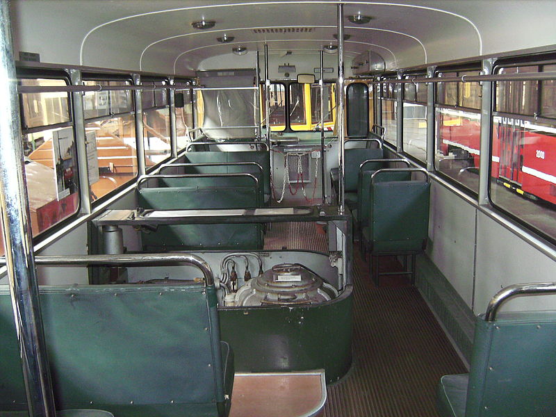 Flywheel-powered bus - photos - HomemadeTools.net