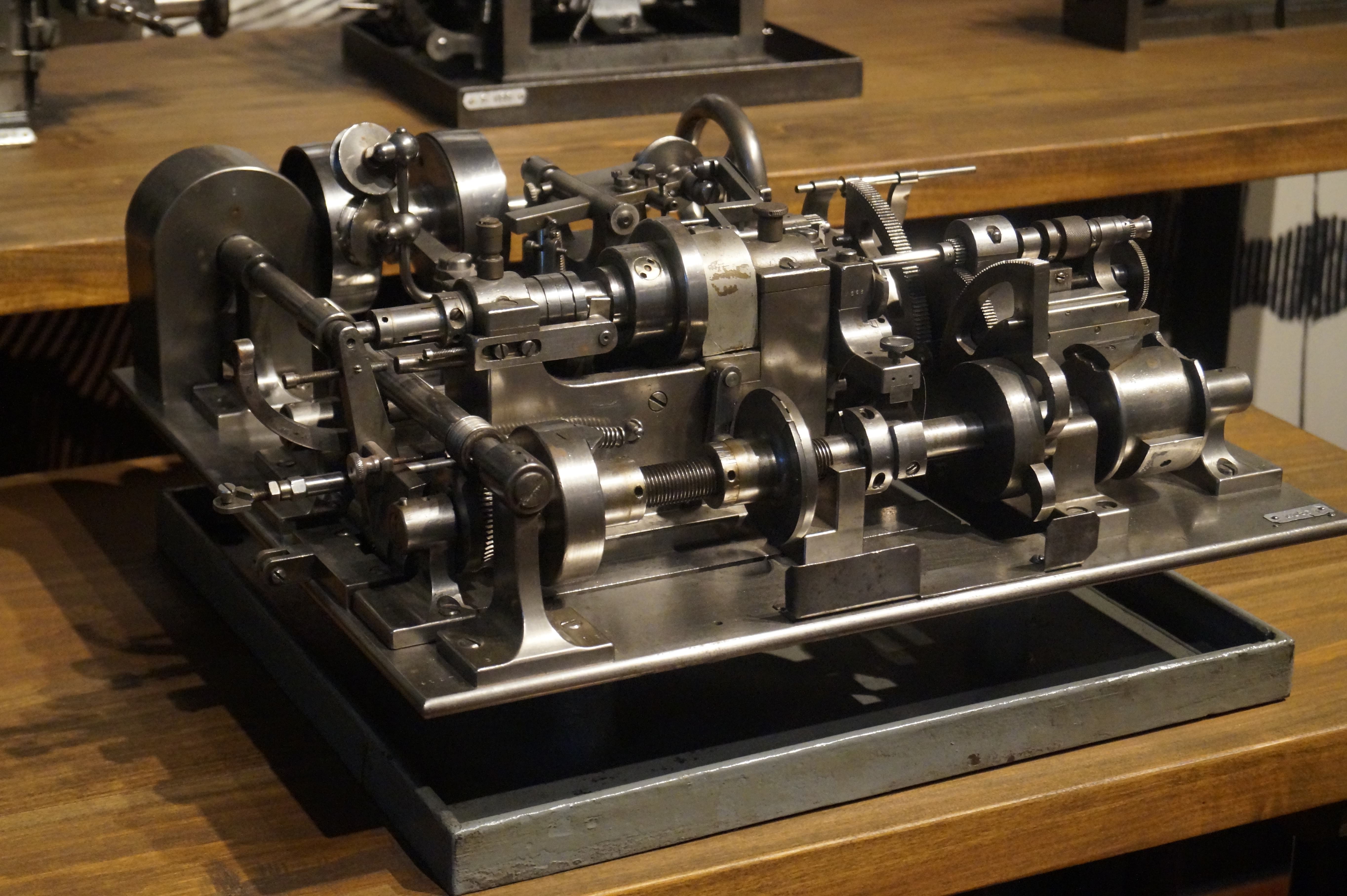 Vintage Ford machinery - photos - HomemadeTools.net