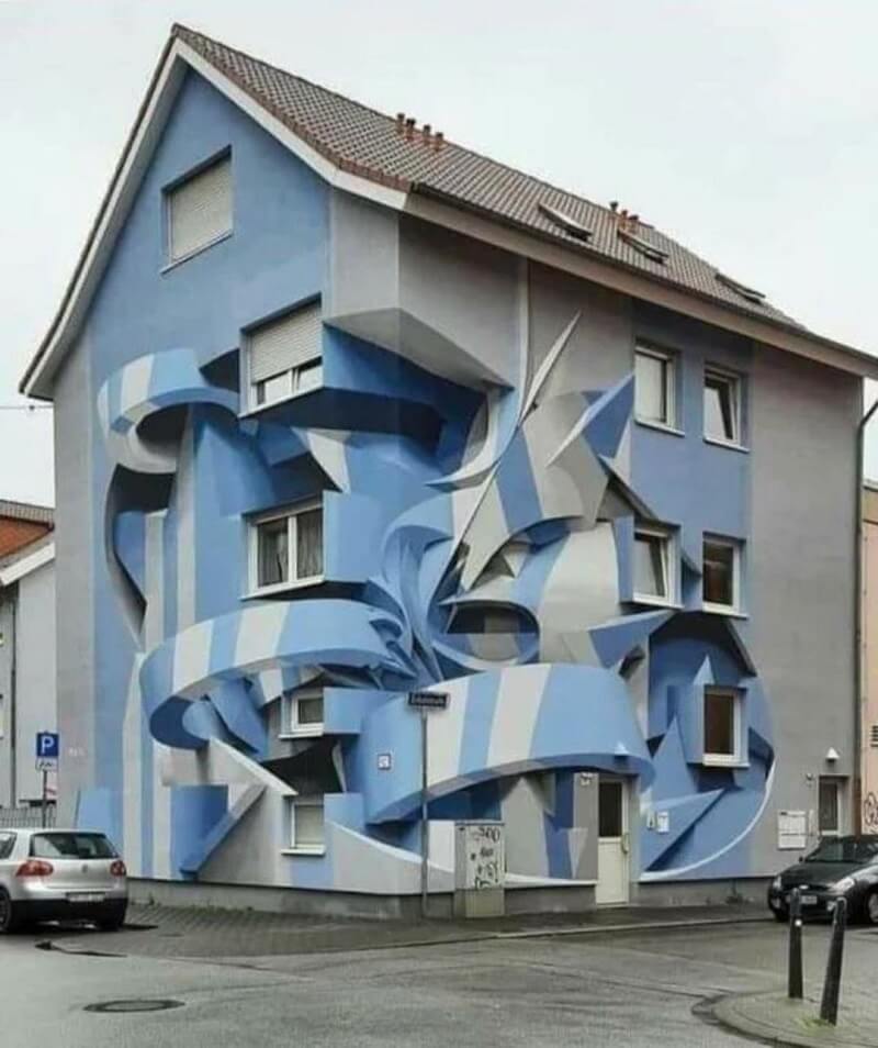 Optical illusion house mural - photo
