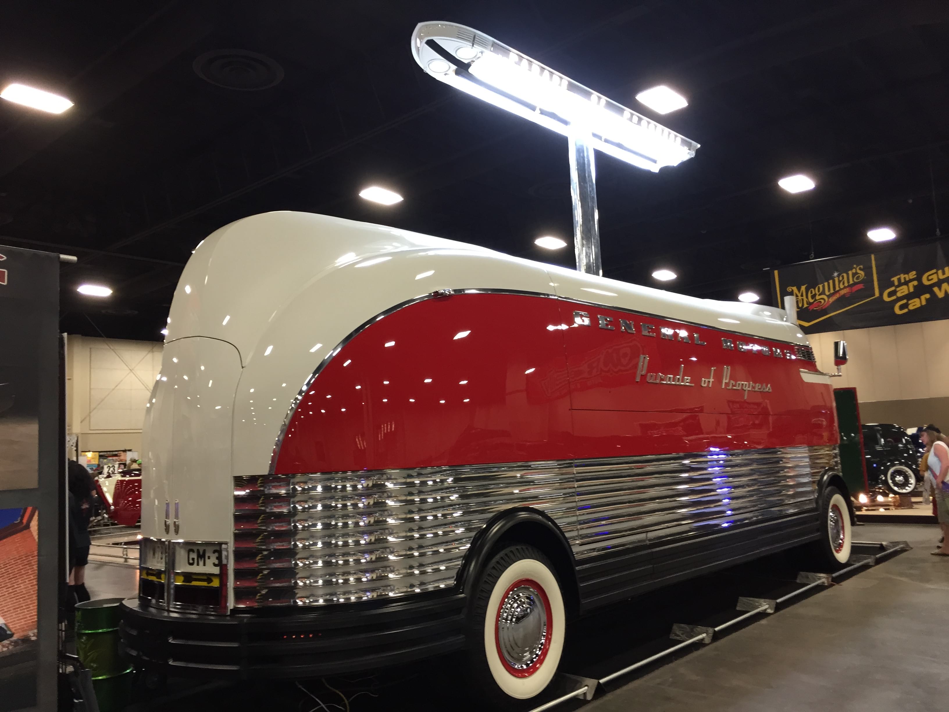 GM Futurliner bus - photos - HomemadeTools.net