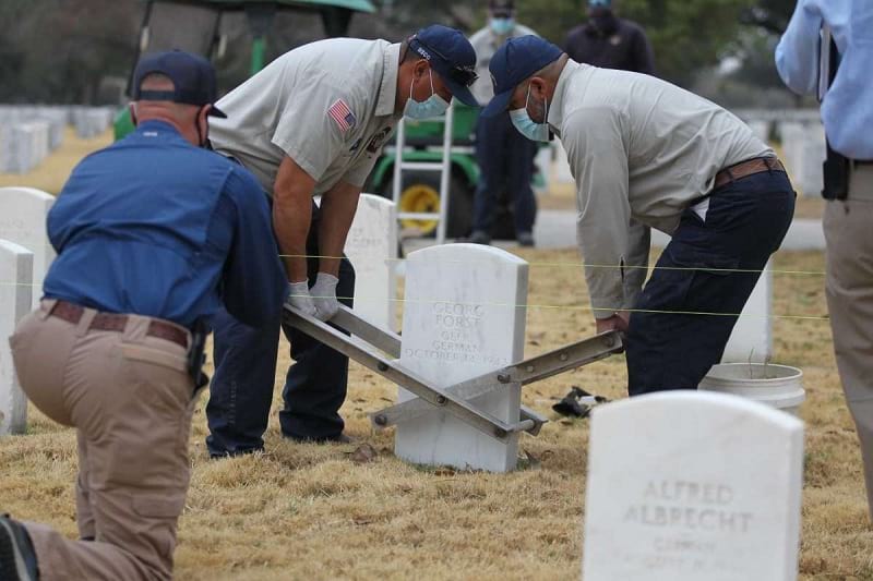Headstone plucking tool - photo