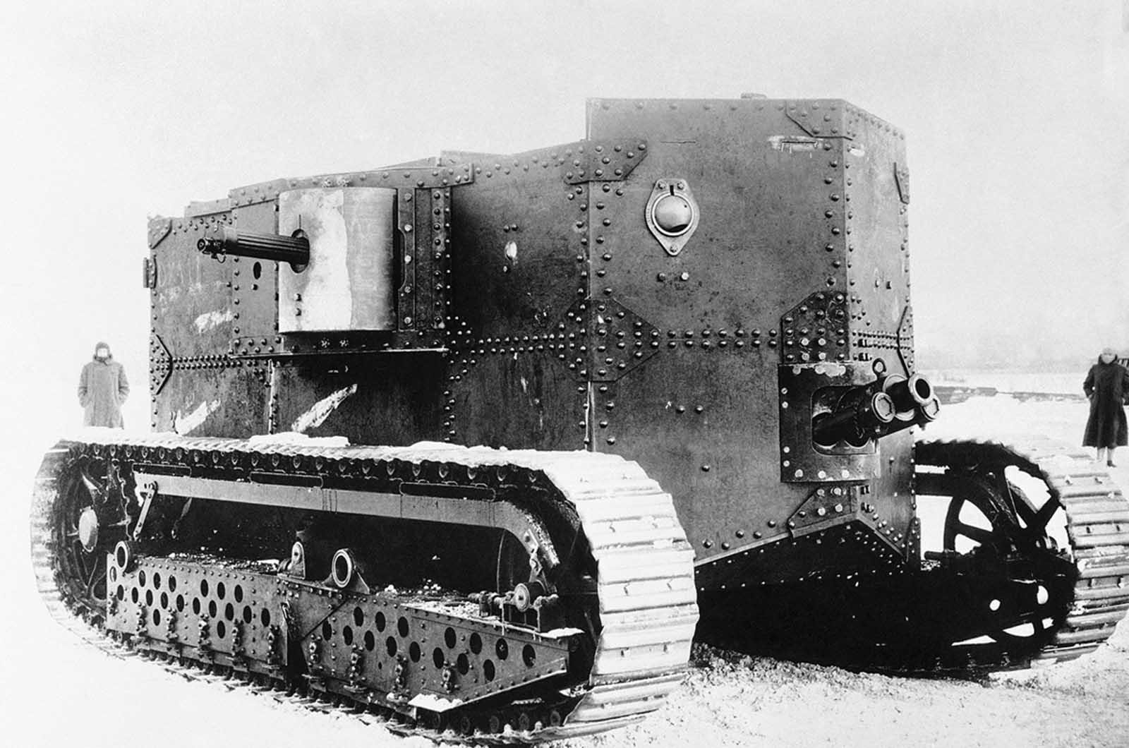 1917 Holt Gas-Electric tank - photo - HomemadeTools.net