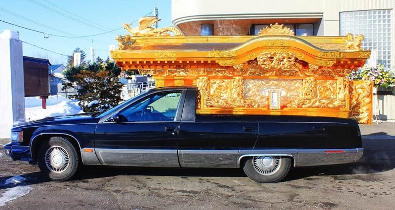 Japanese hearse - photo - HomemadeTools.net