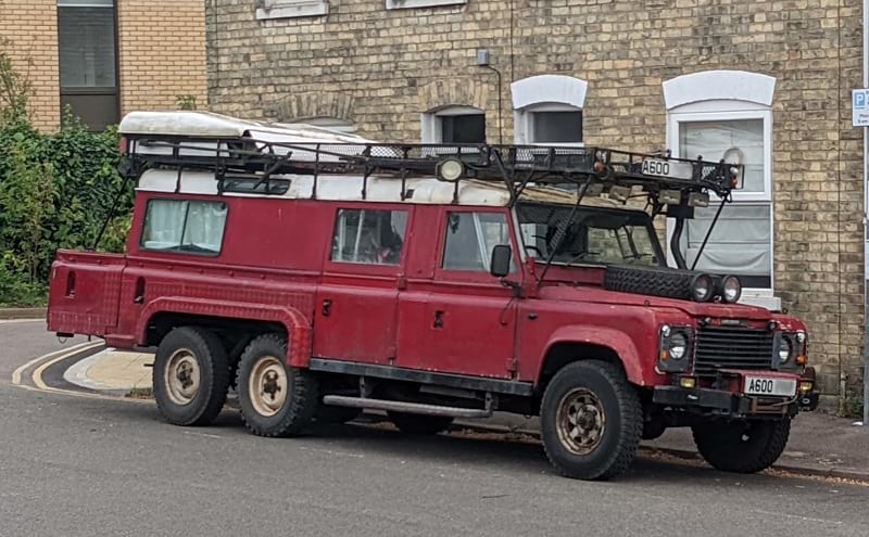 Extended six-wheeled Land Rover Defender - photo - HomemadeTools.net
