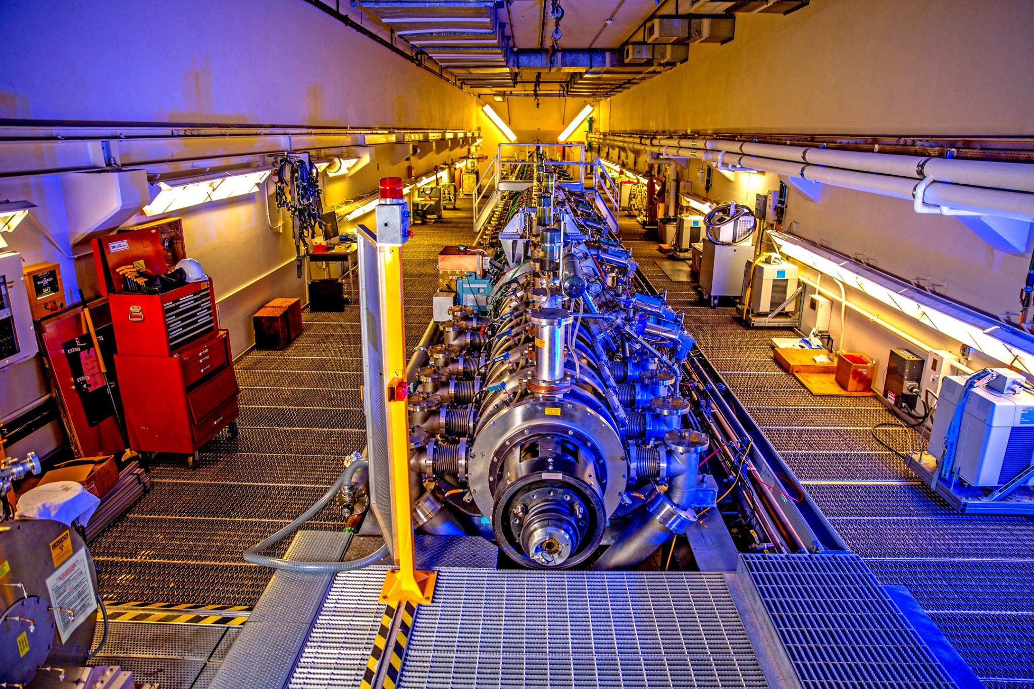 Linear accelerator flash X-ray machine - photos