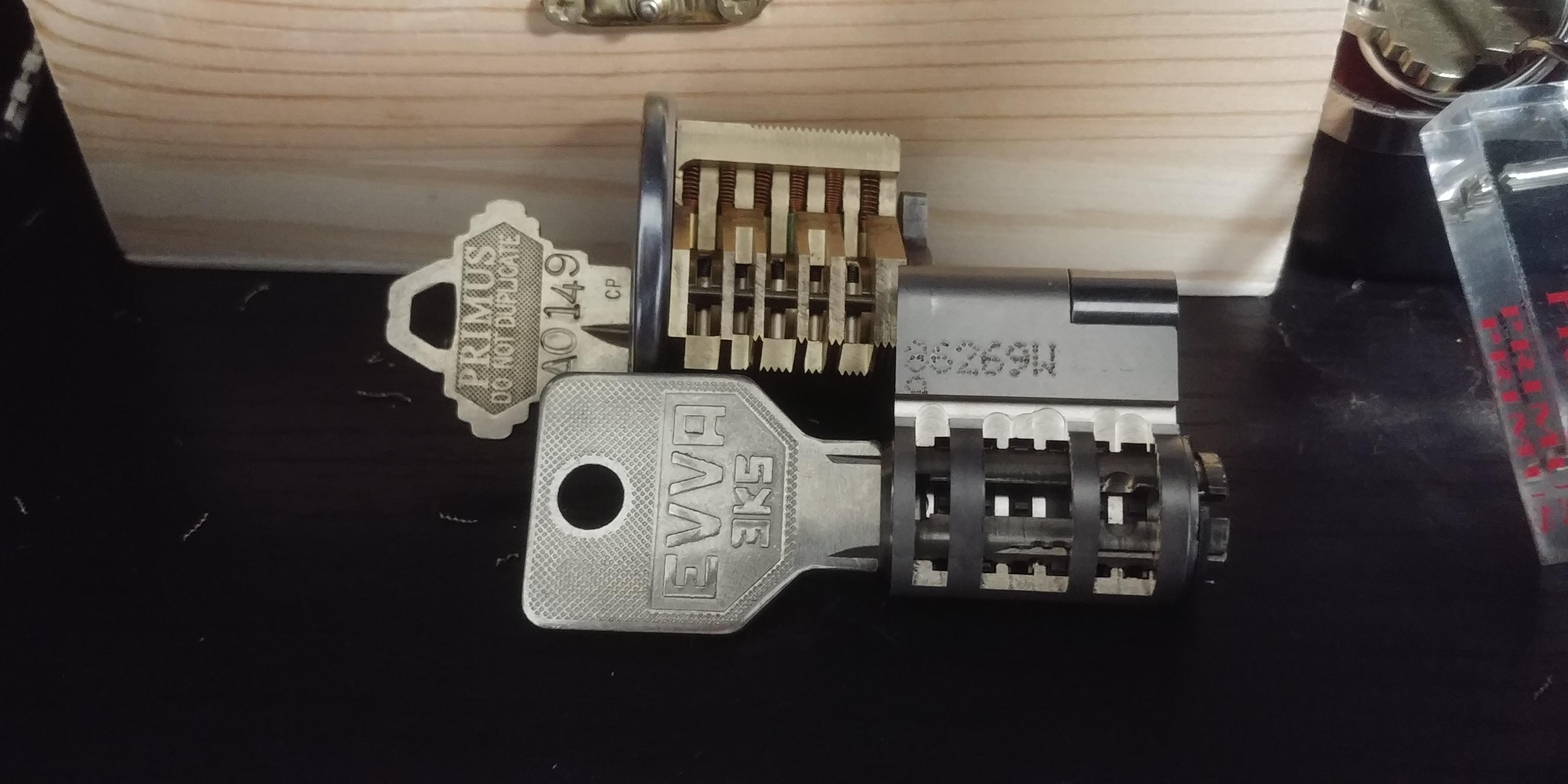 Collection of lock cutaways - photos
