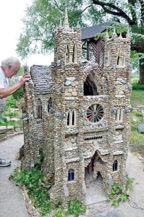 Mini Gothic cathedral - photo - HomemadeTools.net