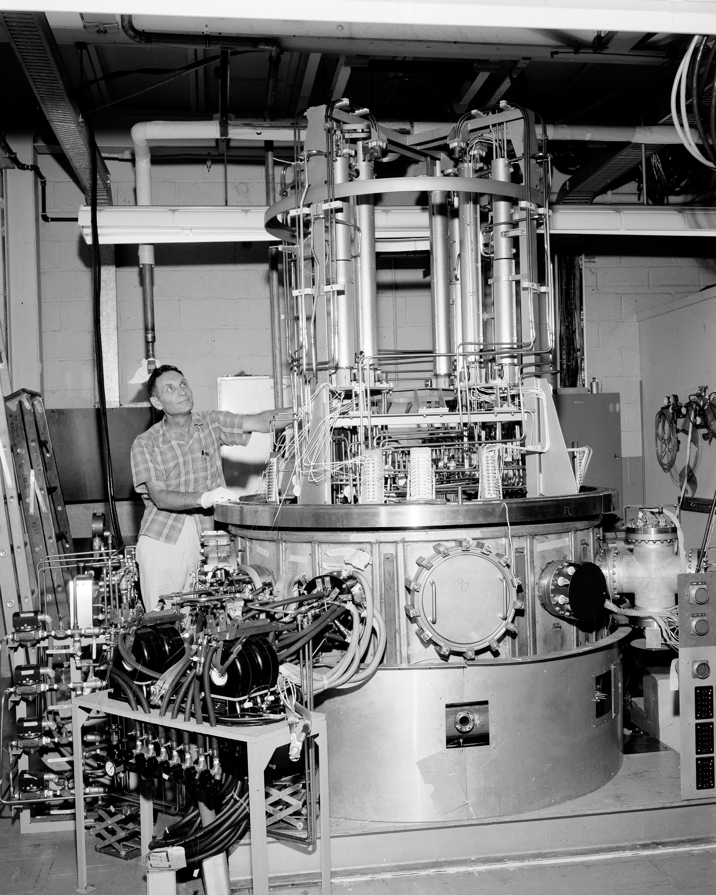 NASA lithium corrosion rig - photo