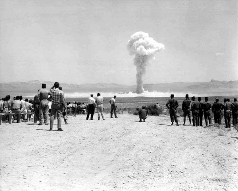 Nuclear tourism in the 1950s - photos - HomemadeTools.net