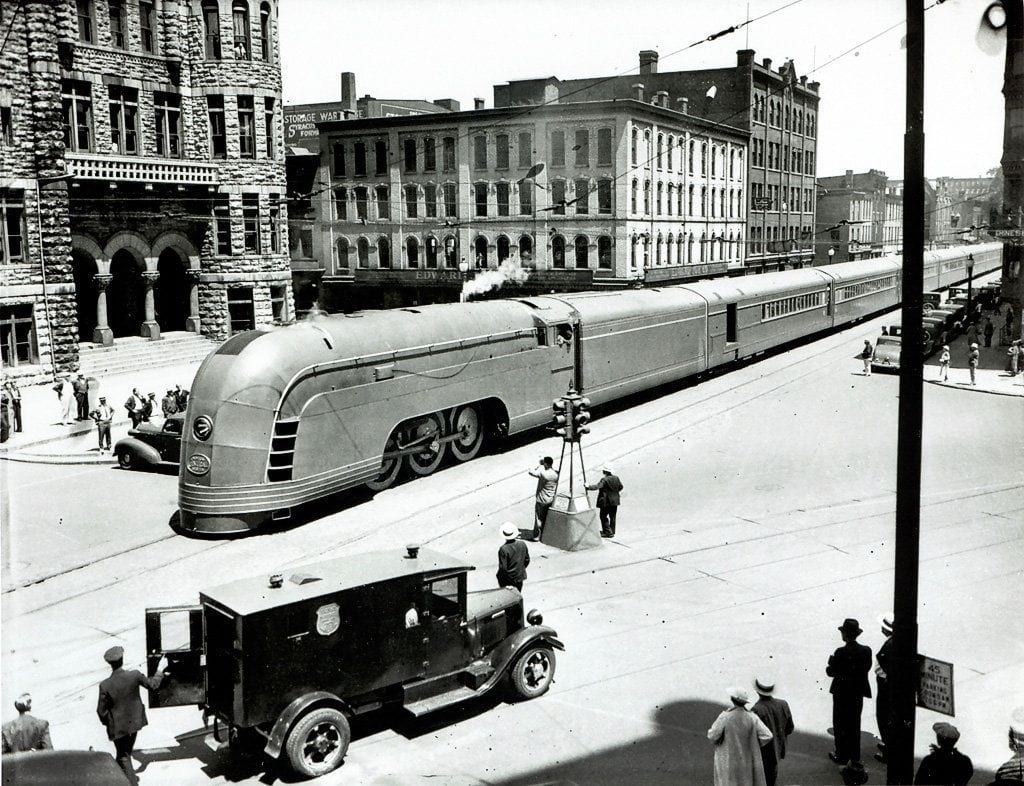 NYC Mercury streamliner passenger train - photo - HomemadeTools.net