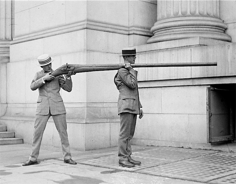 Punt guns - enormous old shotguns for hunting waterfowl - HomemadeTools.net