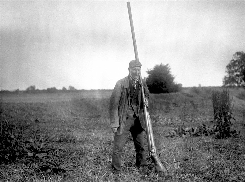 Punt guns - enormous old shotguns for hunting waterfowl - HomemadeTools.net