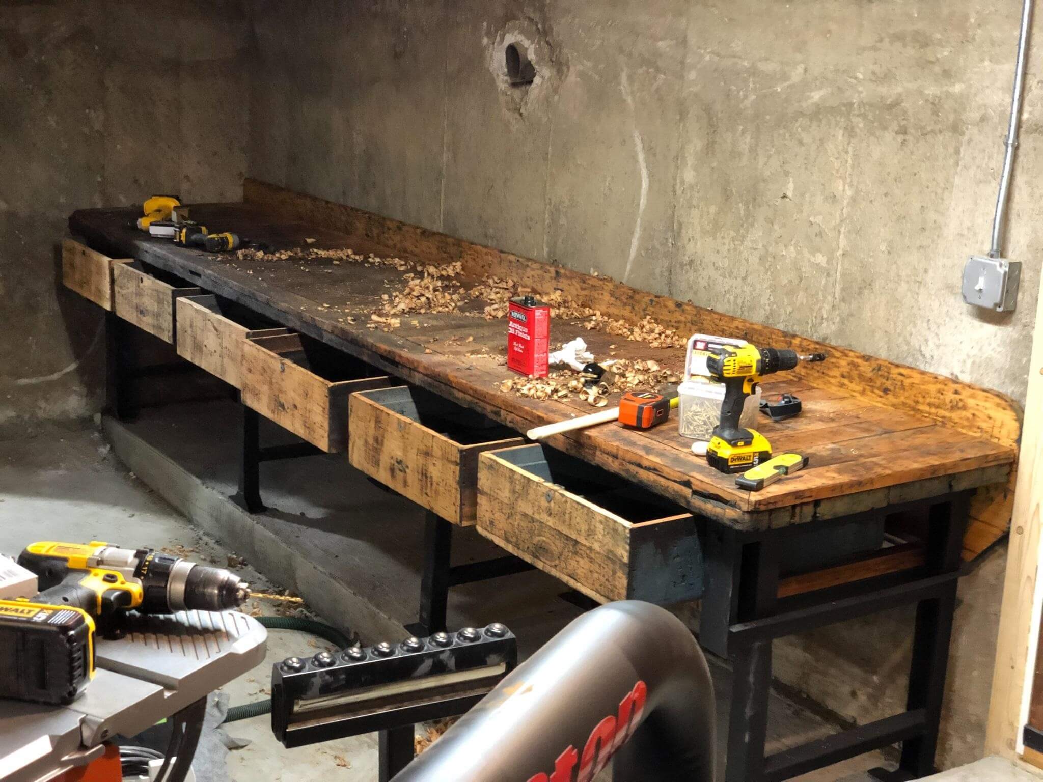 Restoring a vintage factory workbench - photos - HomemadeTools.net
