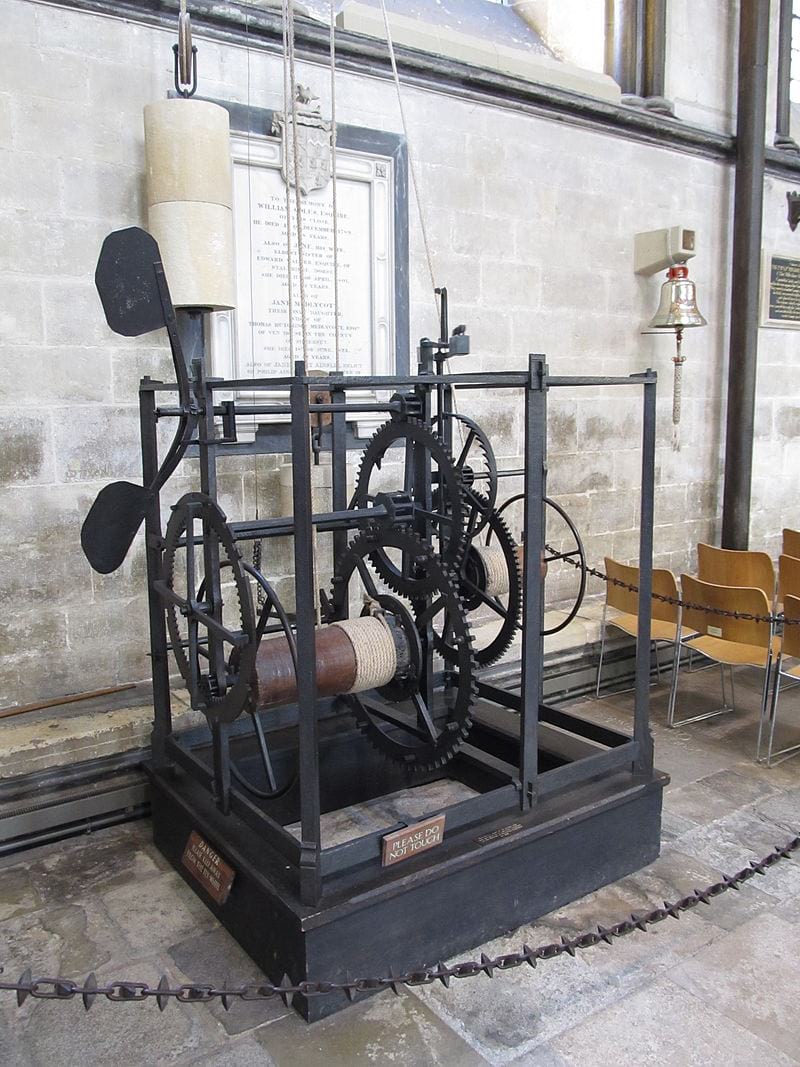 Salisbury Cathedral clock - photo - HomemadeTools.net