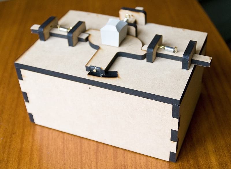 Cookie box with two-man lock - GIF and photos - HomemadeTools.net