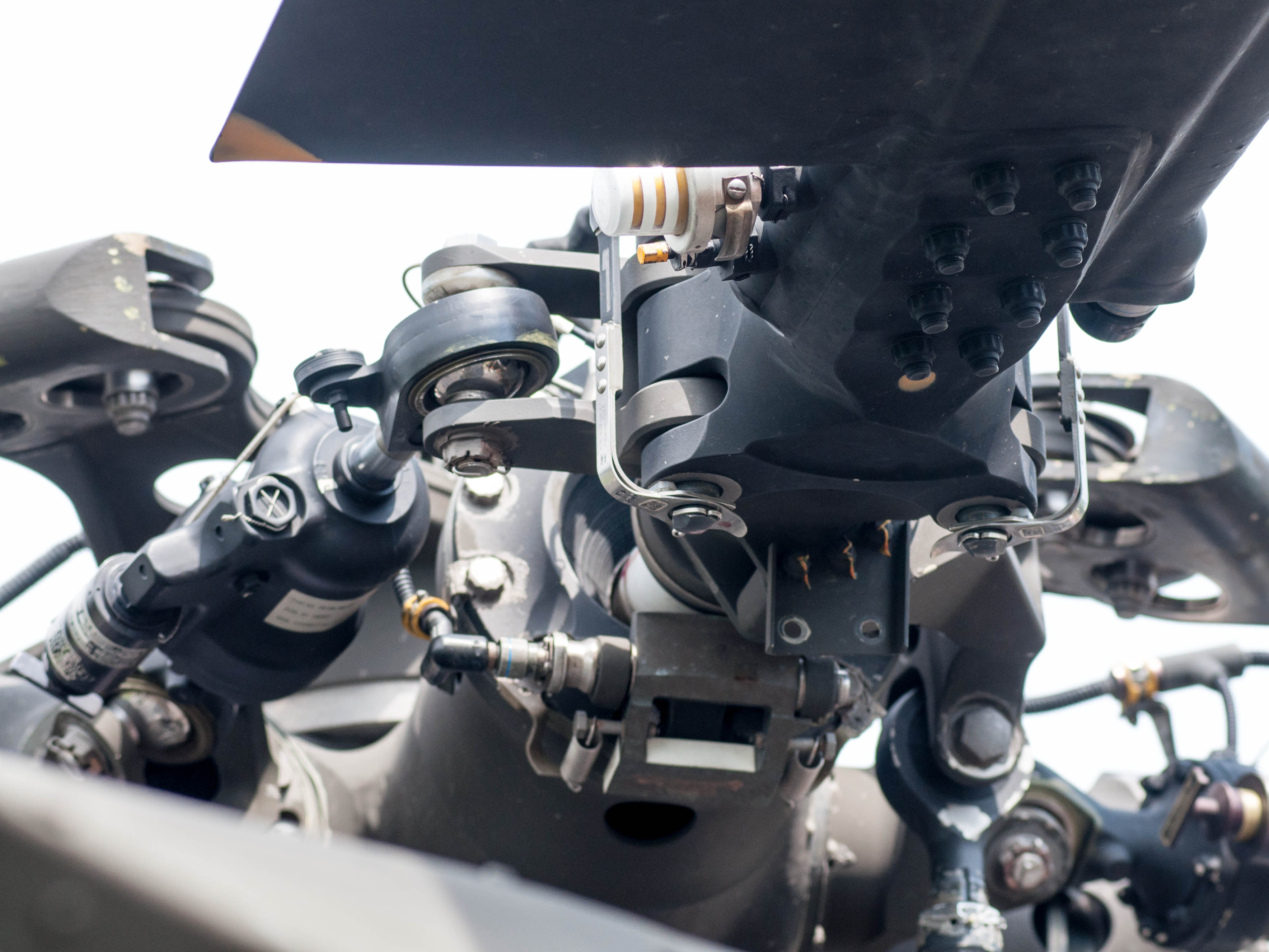 UH-60 Black Hawk helicopter rotor up close - photos
