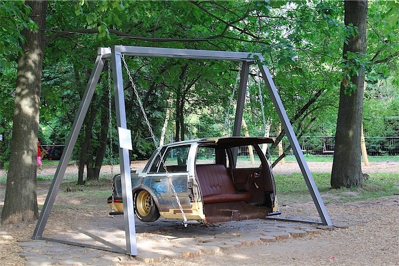 Kids' swing made from car - photos - HomemadeTools.net