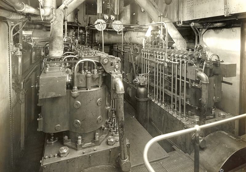 1917 marine diesel engine - photo