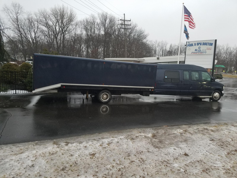 Custom van front + hauler back - photo - HomemadeTools.net